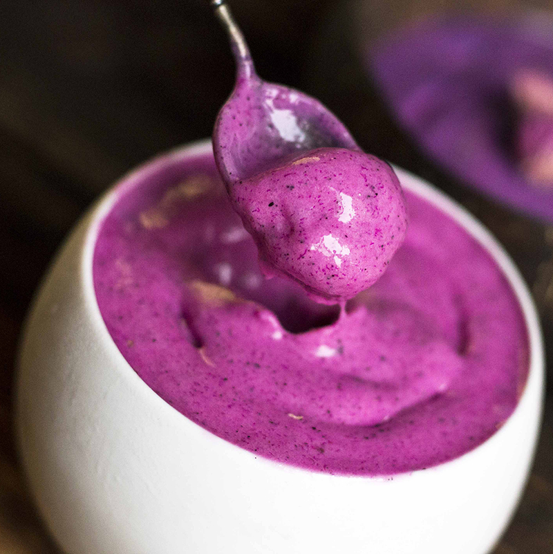 Tropical Pitaya Smoothie Bowl - Amber Approved